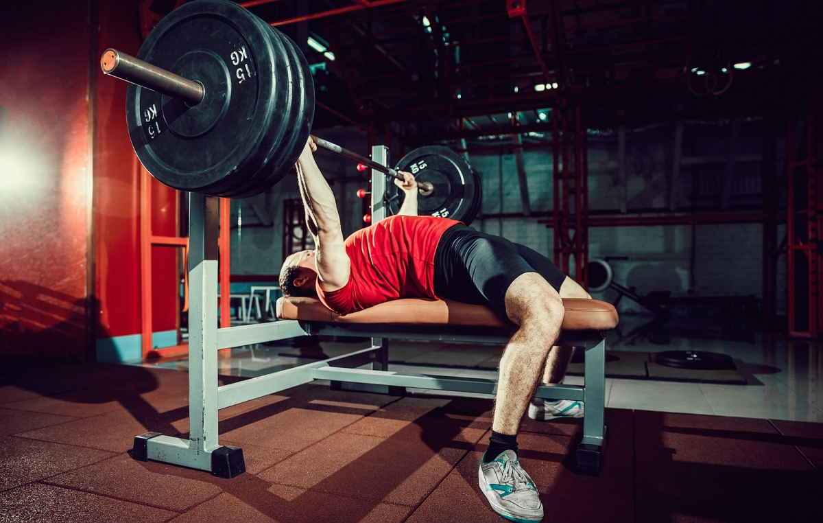 6 tips om sterker te worden in bankdrukken. Techniektips en Video's